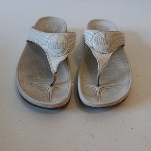 Fitflops | Shoes | Fitflop White Sandal Sz 7 | Poshmark